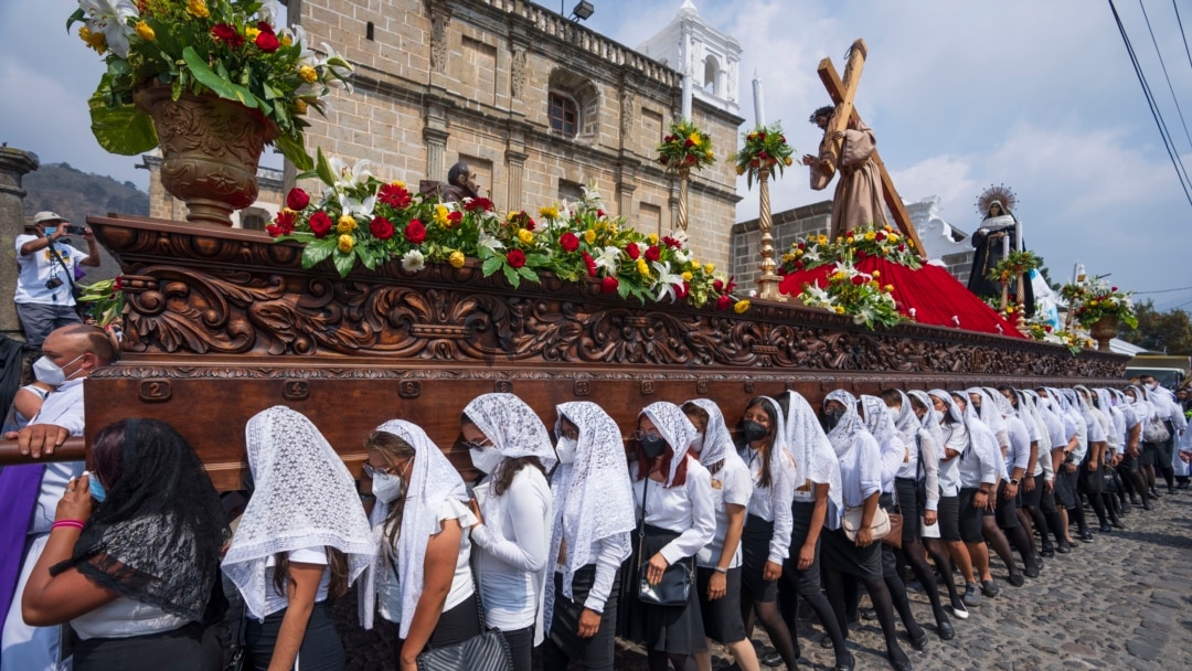 Semana Santa en España: Descubre las emocionantes tradiciones y rituales