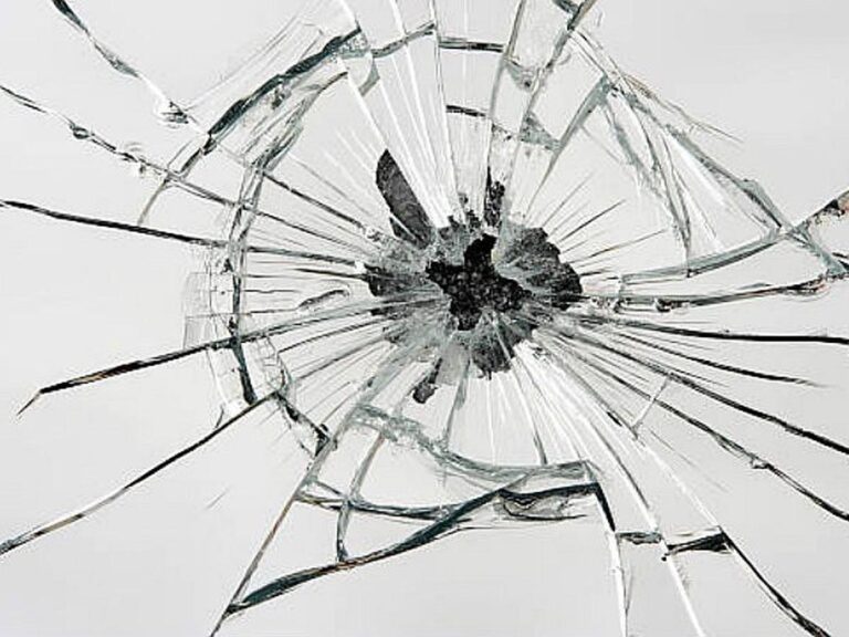 Qué hacer si se rompe un espejo por accidente: Consejos útiles para ...