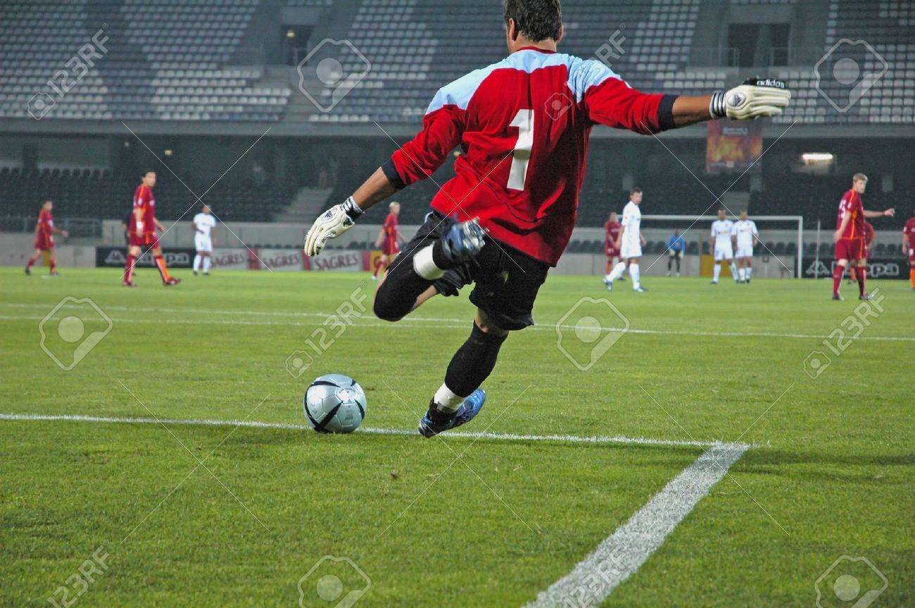 Descubre quién es el Portero más goleado del mundo y cómo evitó ...